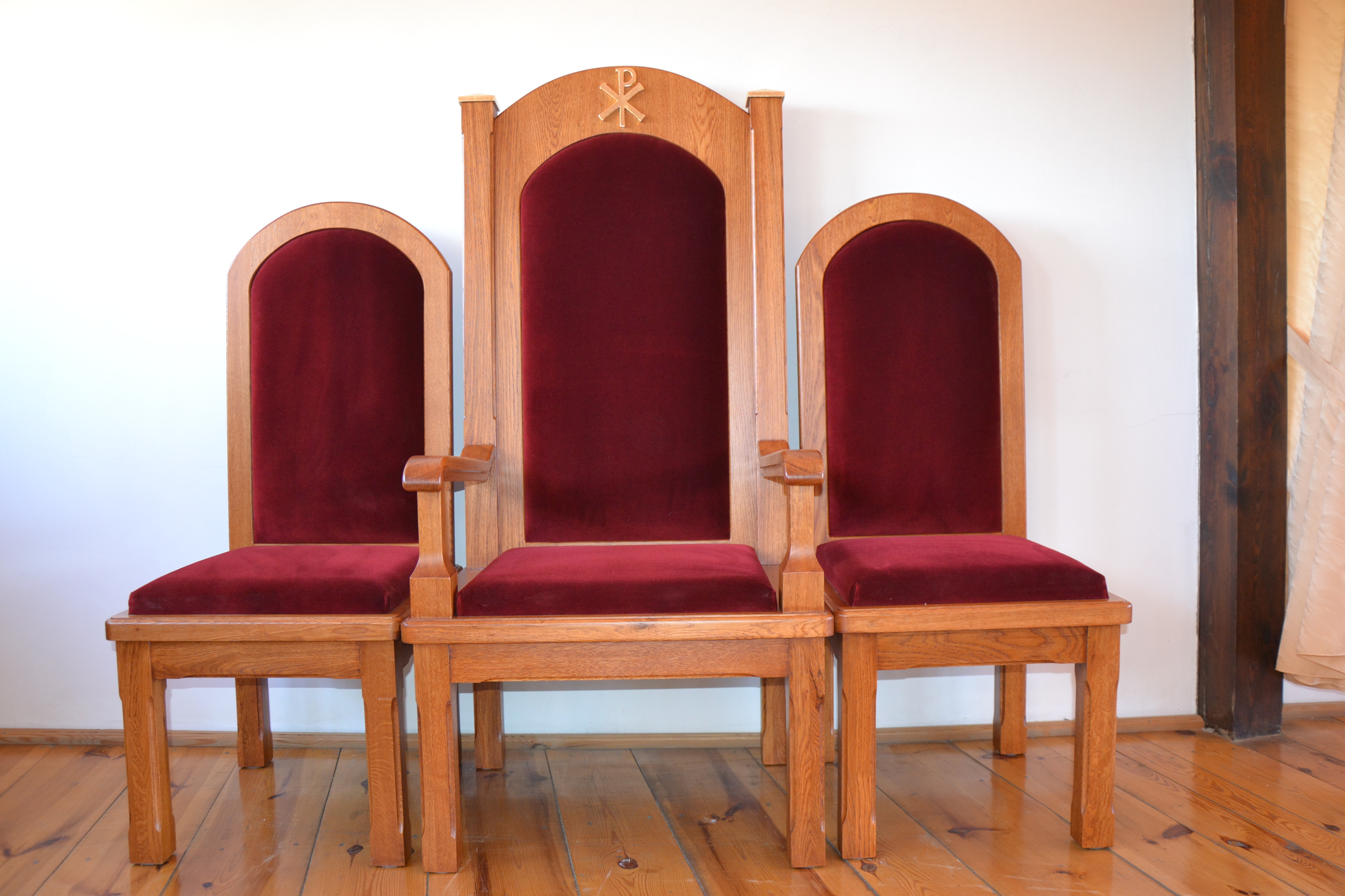 Sedilia – Parafia Rzymskokatolicka Najświętszego Serca Pana Jezusa w Opolu